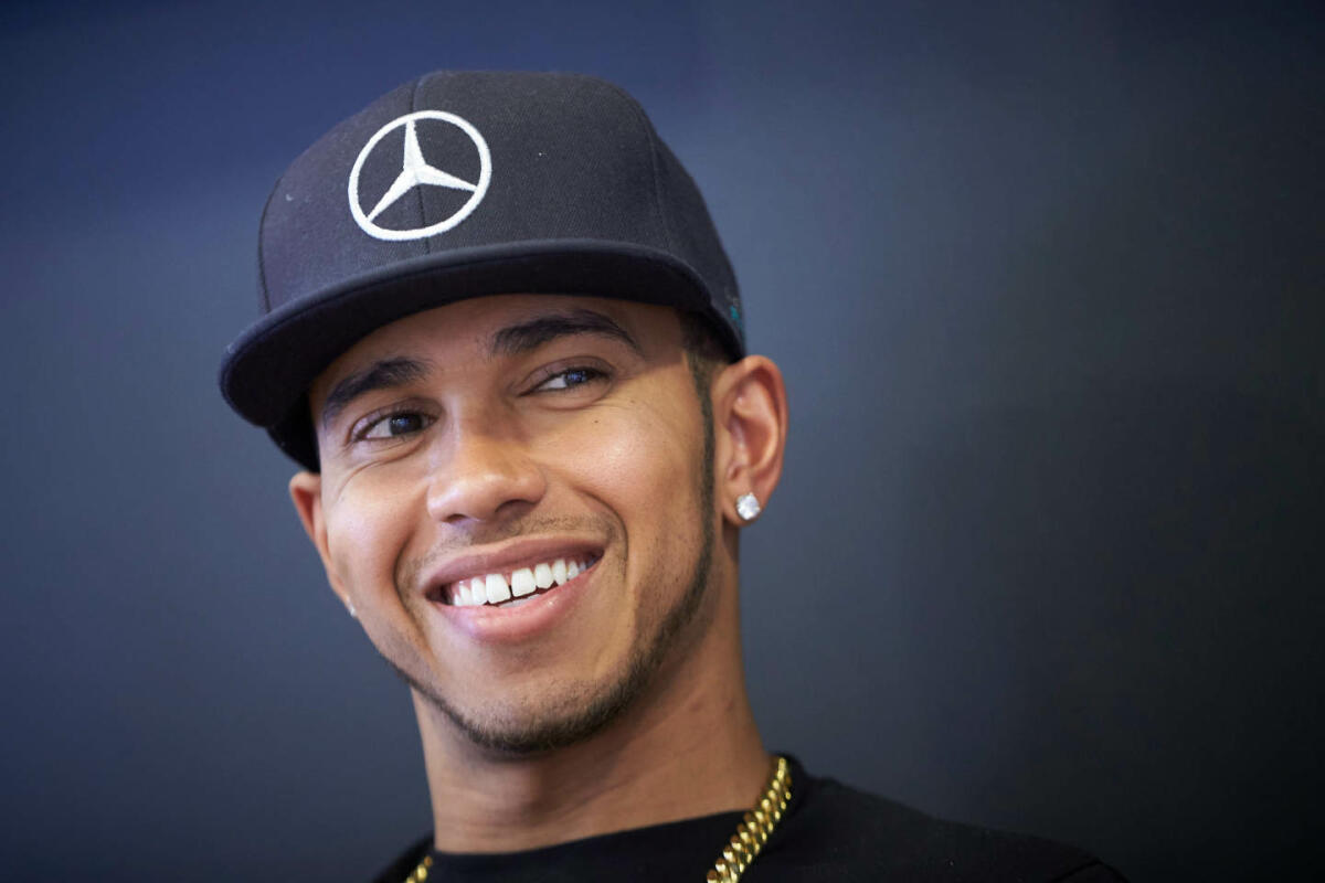 Lewis Hamilton drie jaar langer bij Mercedes - Grand Prix Radio
